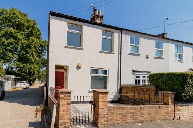 130 Vansittart Road, Windsor, SL4 1 bed apartment - £1,200 pcm (£277 pw)