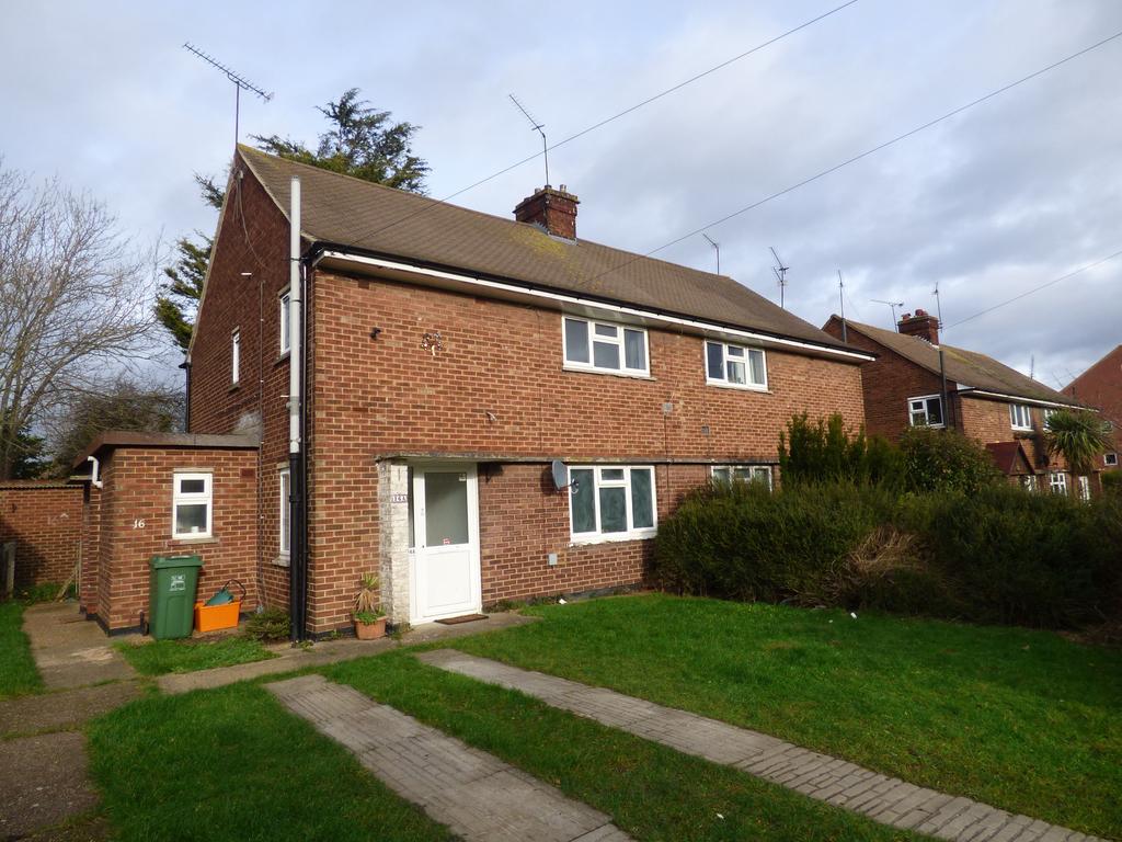 Powell Road, Laindon, SS15 1 bed maisonette - £995 pcm (£230 pw)