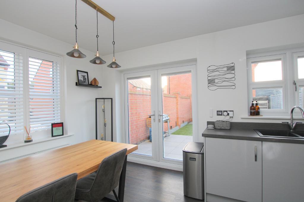 Birch Grove, Ampthill, Bedfordshire, MK45 2EJ 3 bed end of terrace house for sale - £435,000