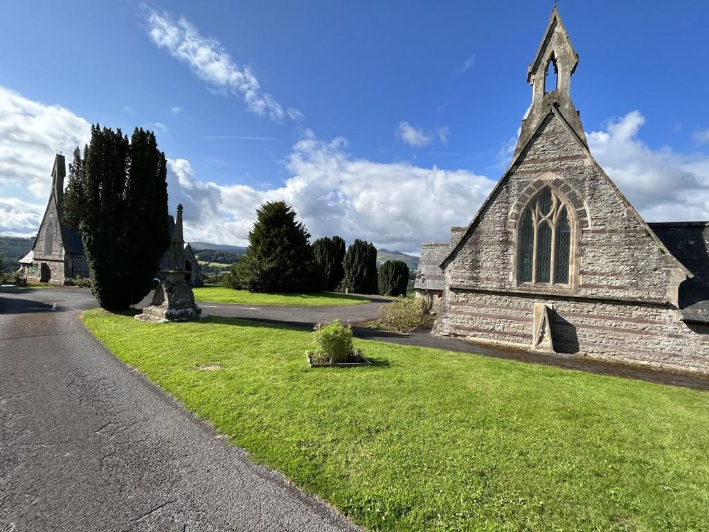 Cradoc Road, Brecon, Brecon, LD3 Detached house for sale - £125,000