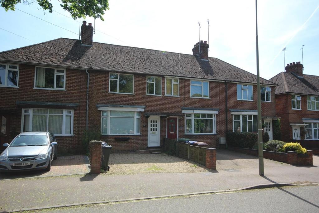 Ruscote Avenue, Banbury 3 bed terraced house - £1,050 pcm (£242 pw)