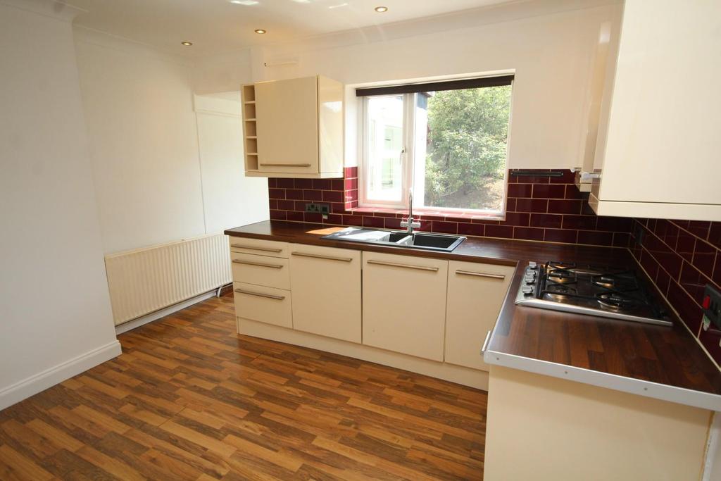 Ruscote Avenue, Banbury 3 bed terraced house - £1,050 pcm (£242 pw)