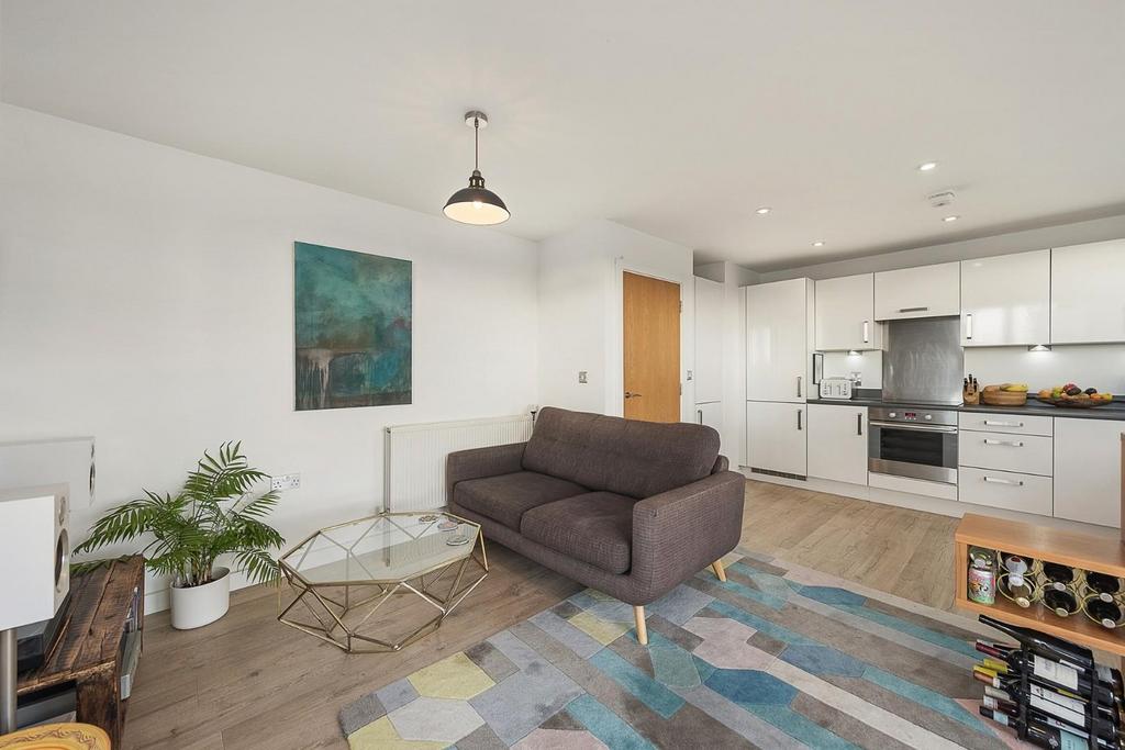 Robsart Street, SW9 1 bed penthouse - £450,000