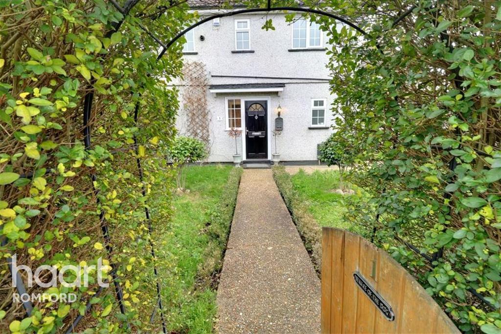 Bellhouse Road - Romford - RM7 3 bed semi-detached house - £1,650 pcm ...