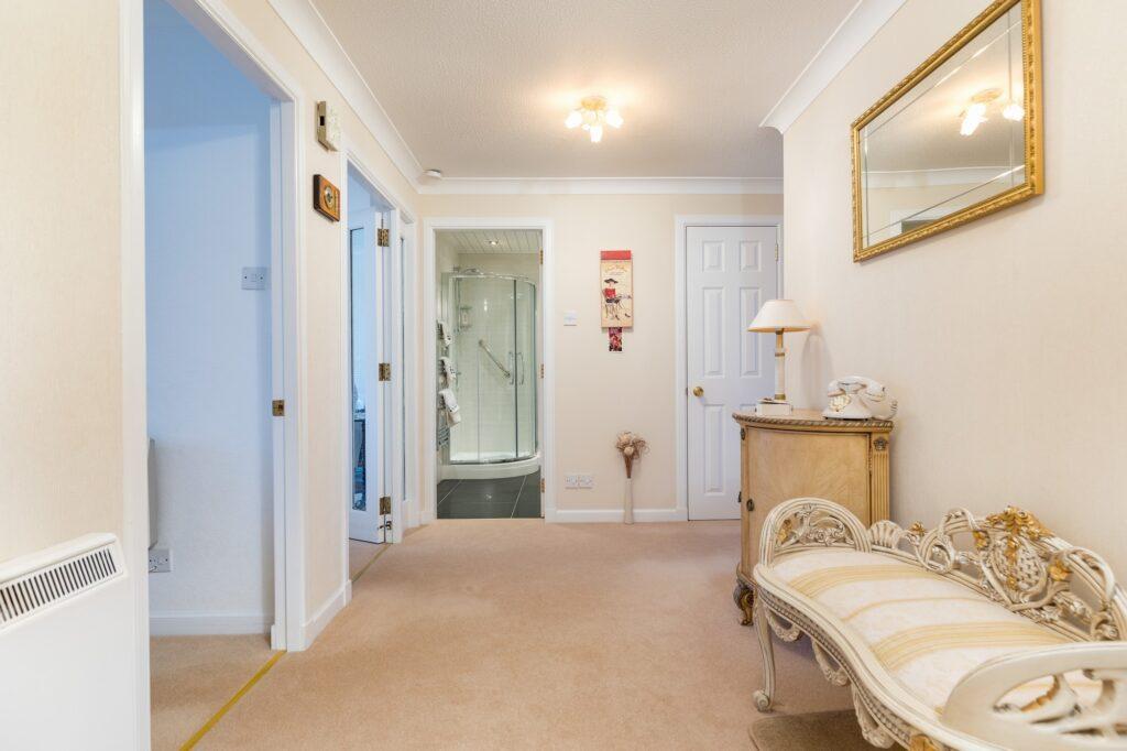 Fairfield Court, Clarkston 3 bed apartment - £245,000