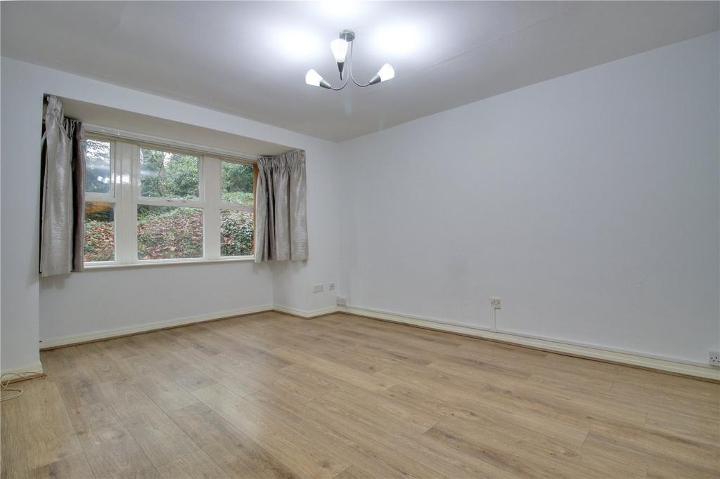 Vesper Road, Kirkstall, Leeds, West Yorkshire, LS5 2 bed flat for sale - £105,000