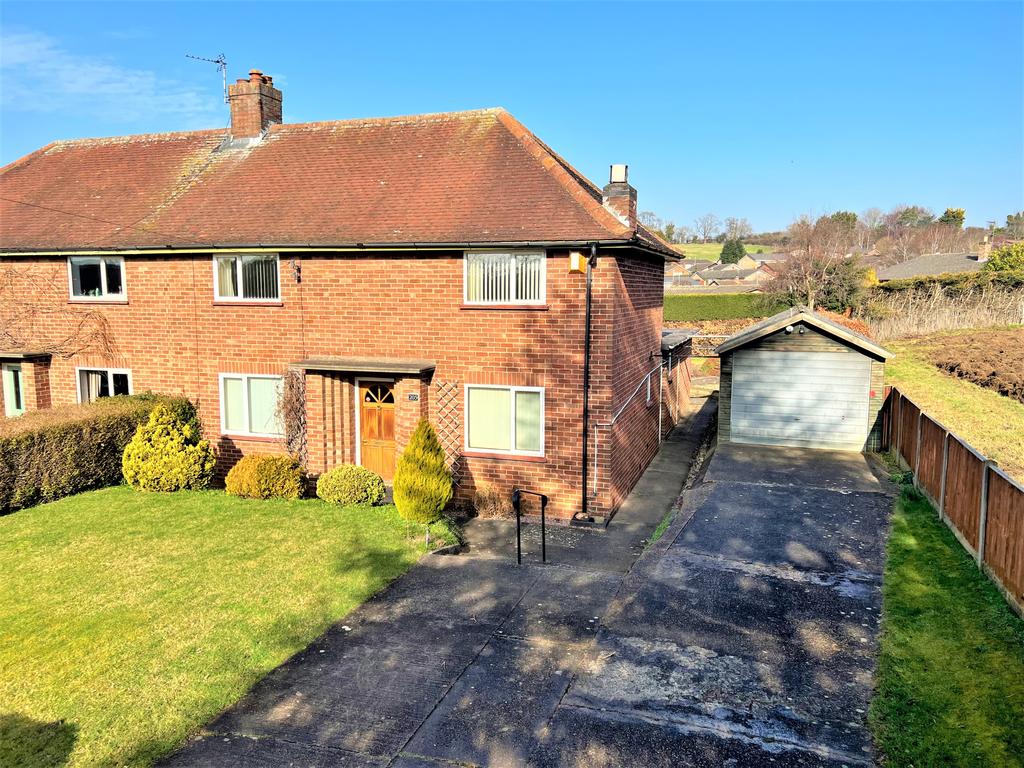 Bridge End Road, Grantham, NG31 3 bed semi-detached house - £250,000