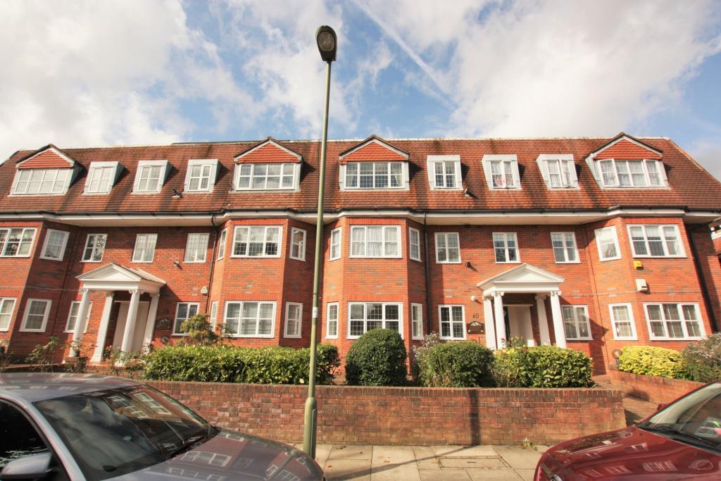 Neeld Crescent, NW4 3RR 2 bed flat - £1,800 pcm (£415 pw)