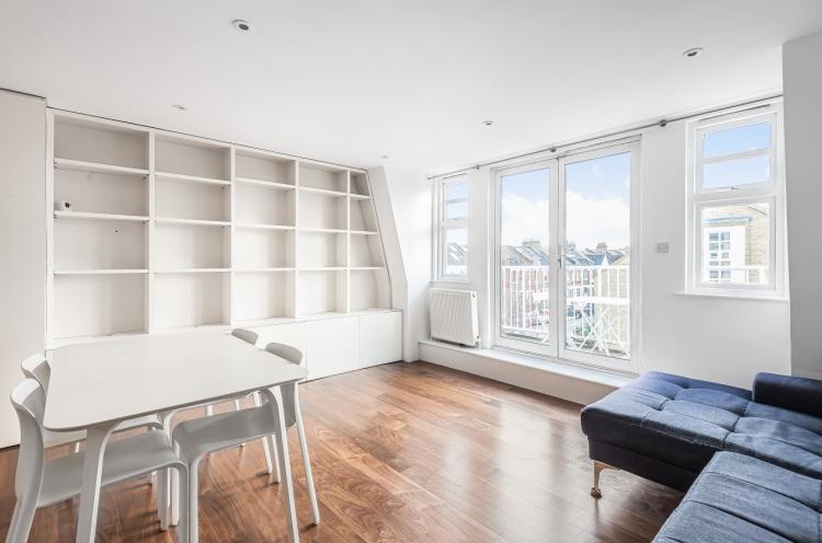 Erpingham Road Putney SW15 2 bed apartment - £2,350 pcm (£542 pw)