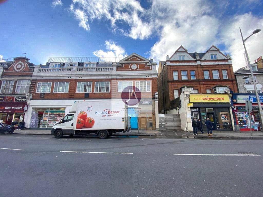 Kilburn High Road, Kilburn, London, NW6 Studio - £1,400 pcm (£323 pw)