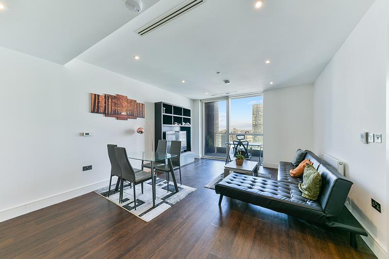 Maine Tower, 9 Harbour Way, London, E14 1 bed apartment - £2,492 pcm (£ ...