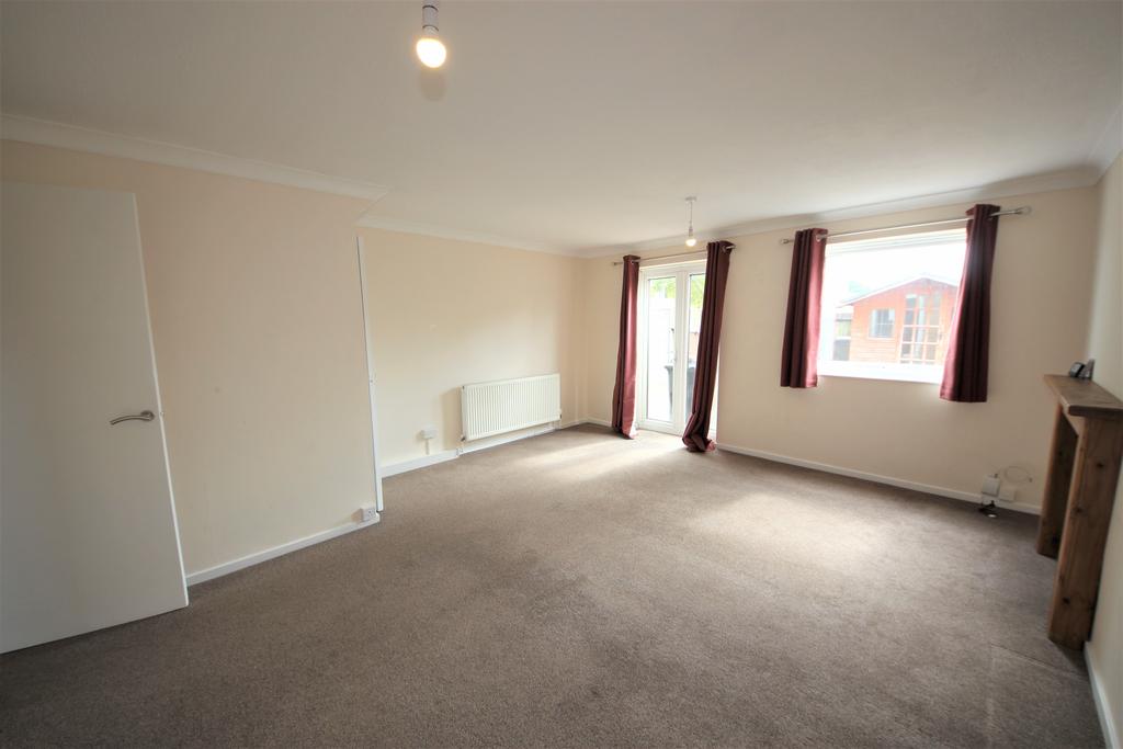 Charlton Close Muscliff Bournemouth 3 Bed End Of Terrace House £
