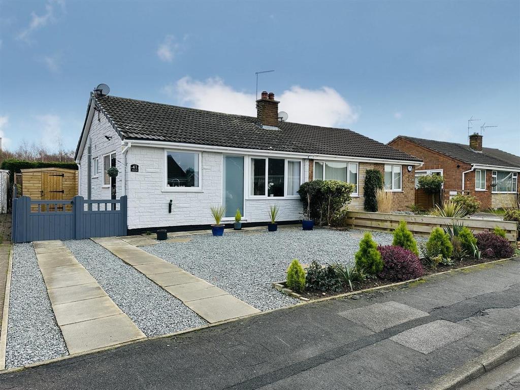 Bridle Walk, Brayton, Selby 2 bed semi-detached bungalow - £190,000