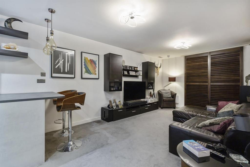 3 Salamanca Place, Vauxhall, London, SE1 1 bed flat - £2,058 pcm (£475 pw)