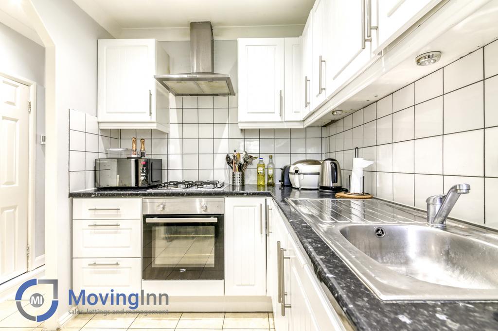 Napier Road, South Croydon, Surrey, CR2 2 bed semi-detached house - £ ...