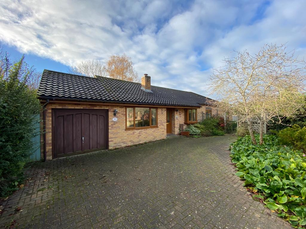 Fressingfield, Nr Harleston, Suffolk 3 bed bungalow - £350,000