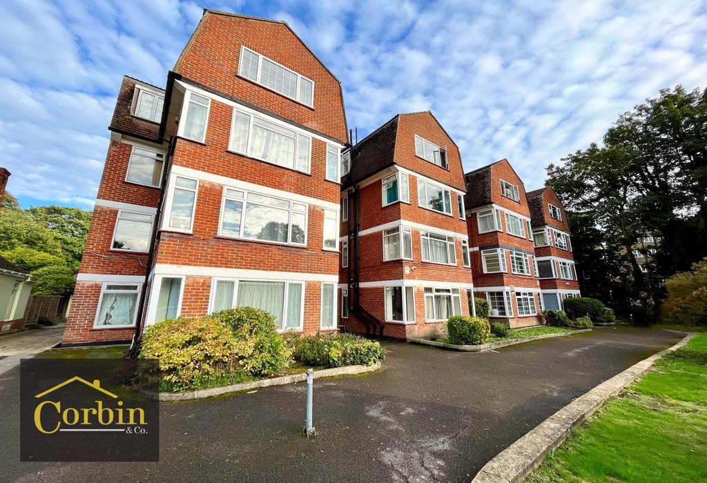 Grosvenor Court, Bournemouth, Dorset 2 bed apartment - £170,000