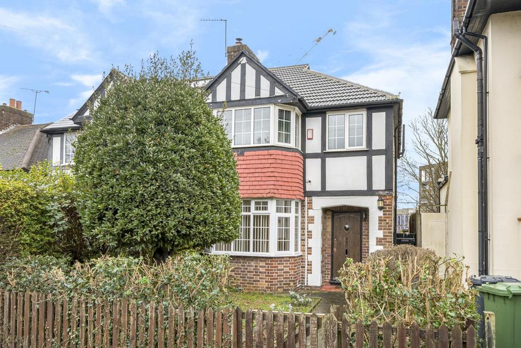 Morden Hill Lewisham 3 Bed Semi Detached House £700 000