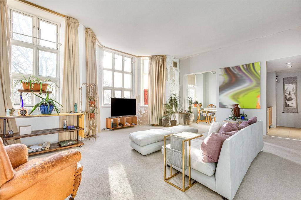 St. Gabriels Manor, 25 Cormont Road... 1 bed flat - £2,100 pcm (£485 pw)