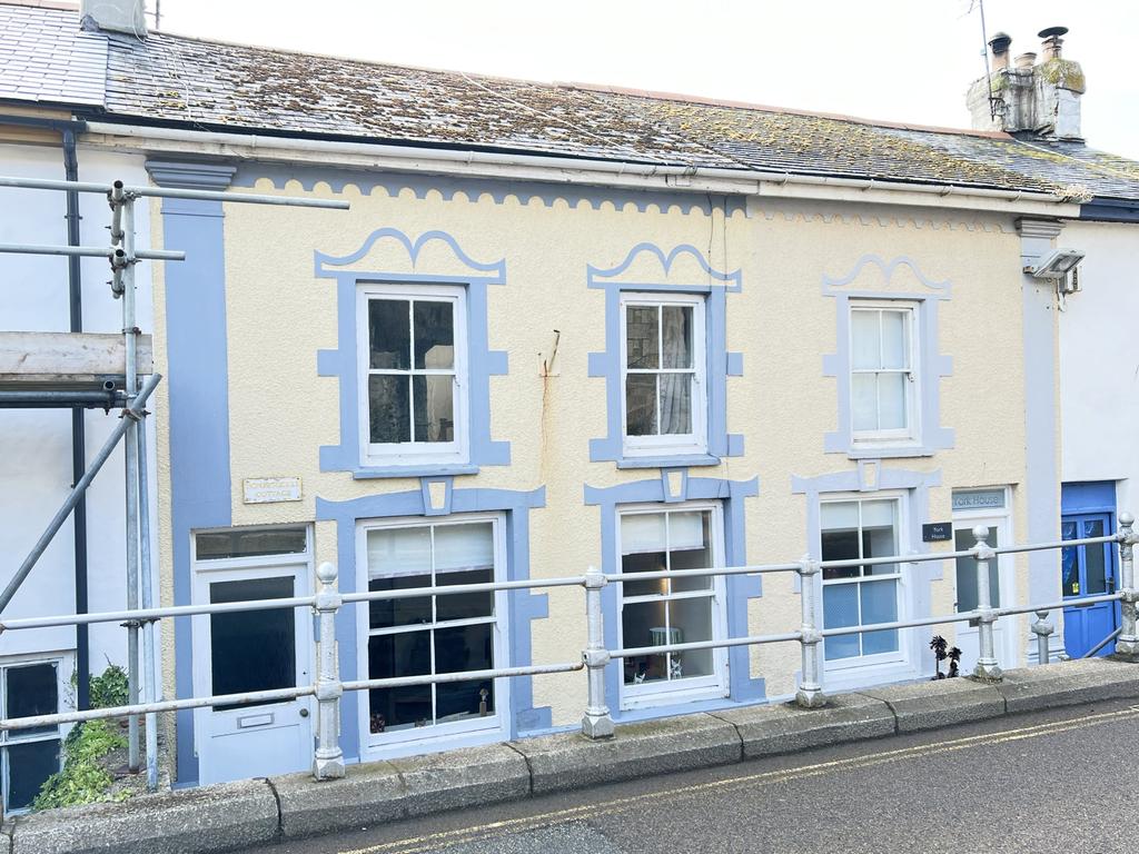 Marazion, Cornwall, TR17 2 bed terraced house - £325,000
