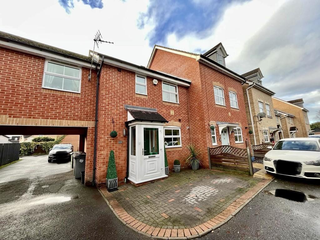 Kitegreen Close, Chelmsley Wood 3 bed townhouse - £215,000