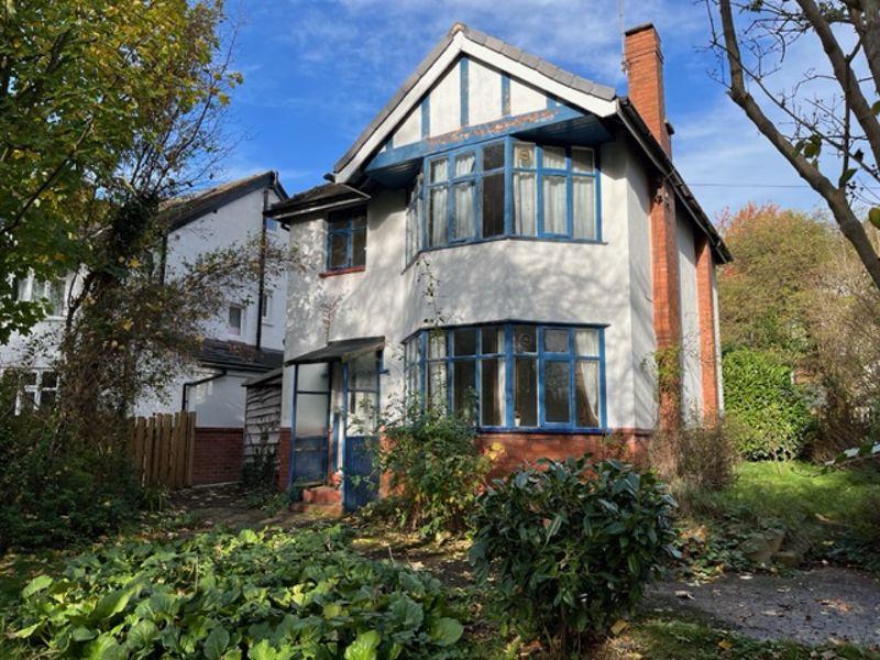 Buckingham Road, Leeds 3 bed detached house - £330,000