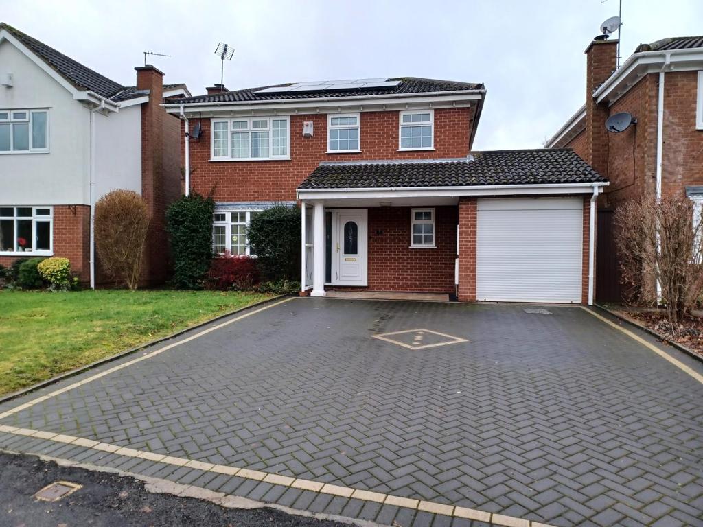 De Moram Grove, Solihull 4 bed house - £1,900 pcm (£438 pw)