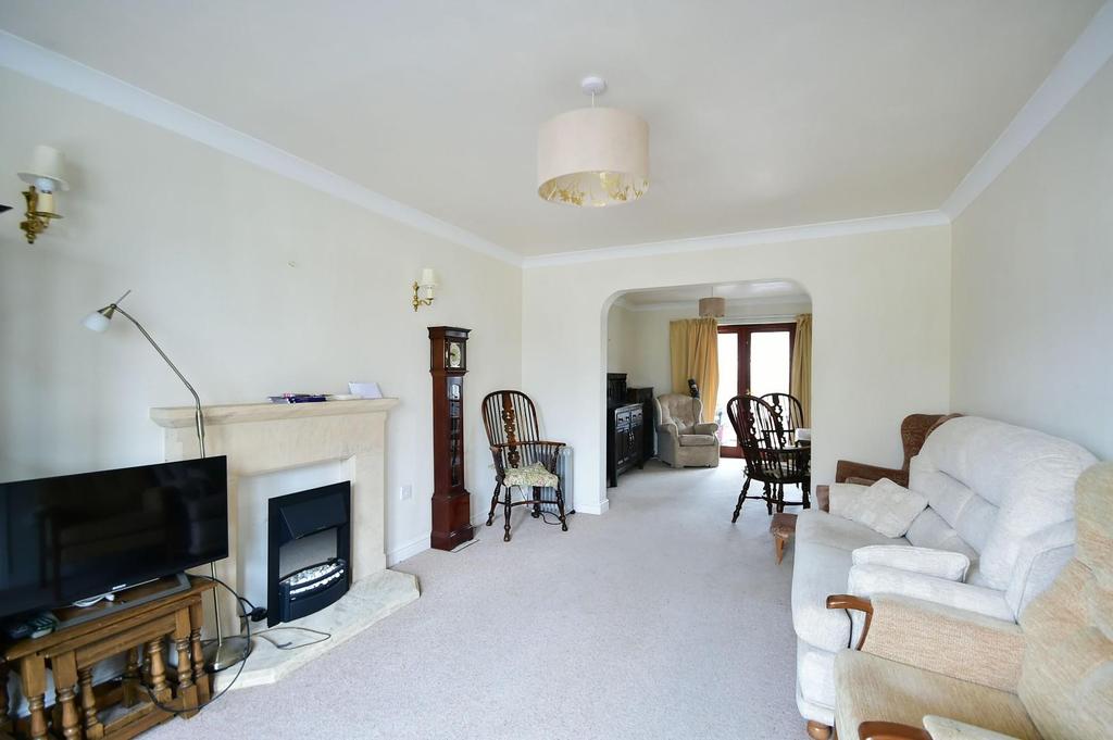 Lygon Court, Fairford 3 bed cottage - £350,000