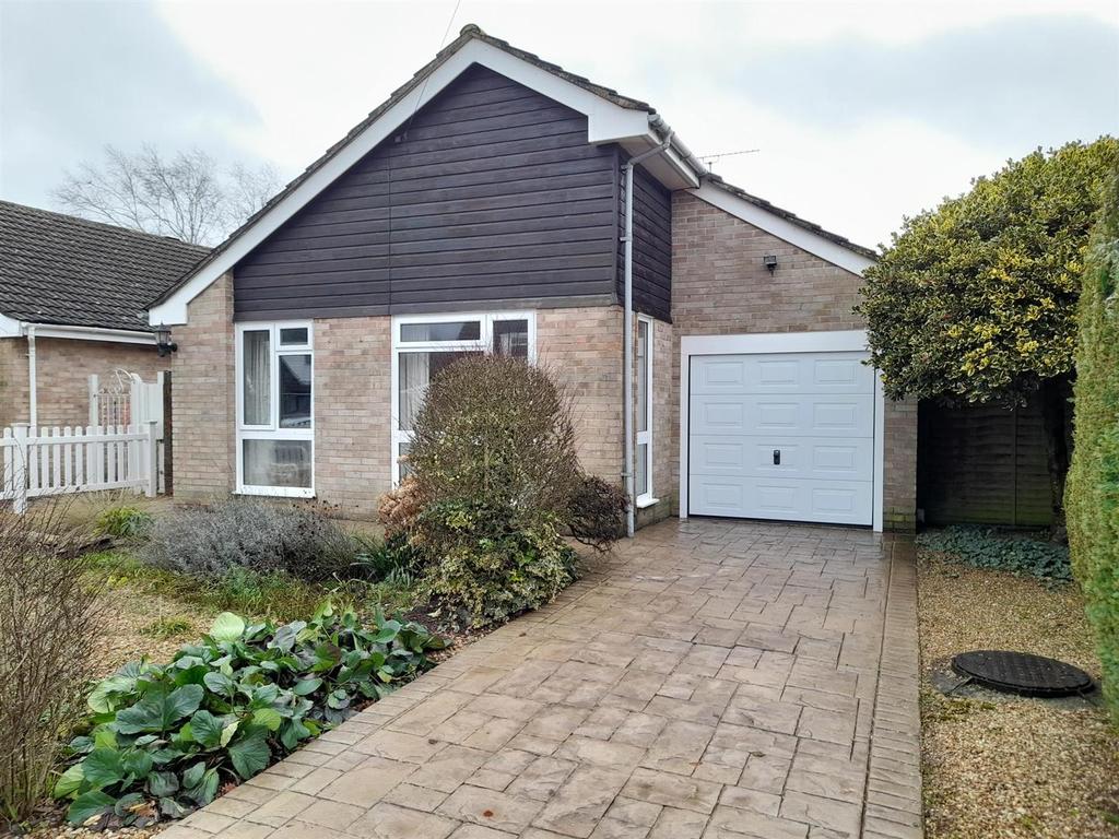 Orchard Way, Barnham 3 bed detached bungalow for sale - £395,000