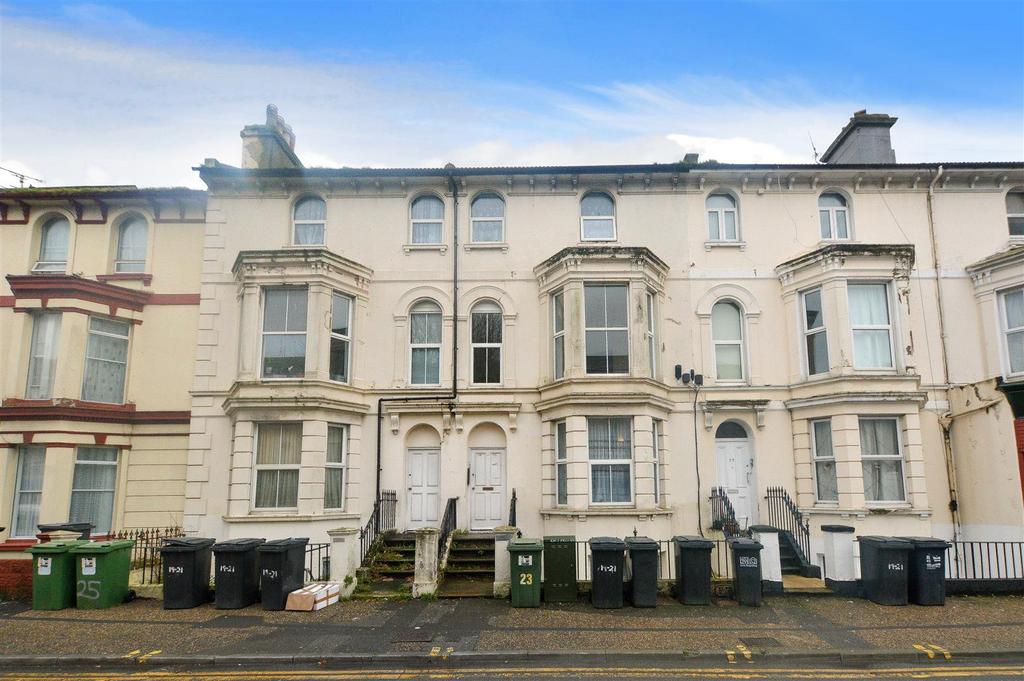 Pevensey Road, Eastbourne 2 bed flat - £165,000