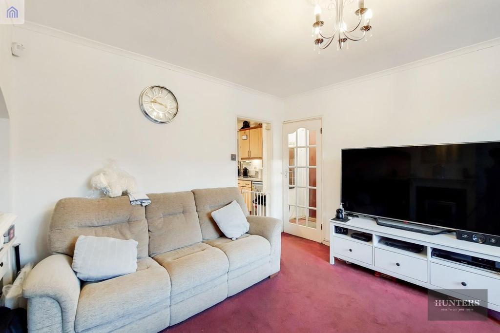 Walnut Tree Road, Dagenham, RM8 2 bed end of terrace house - £350,000