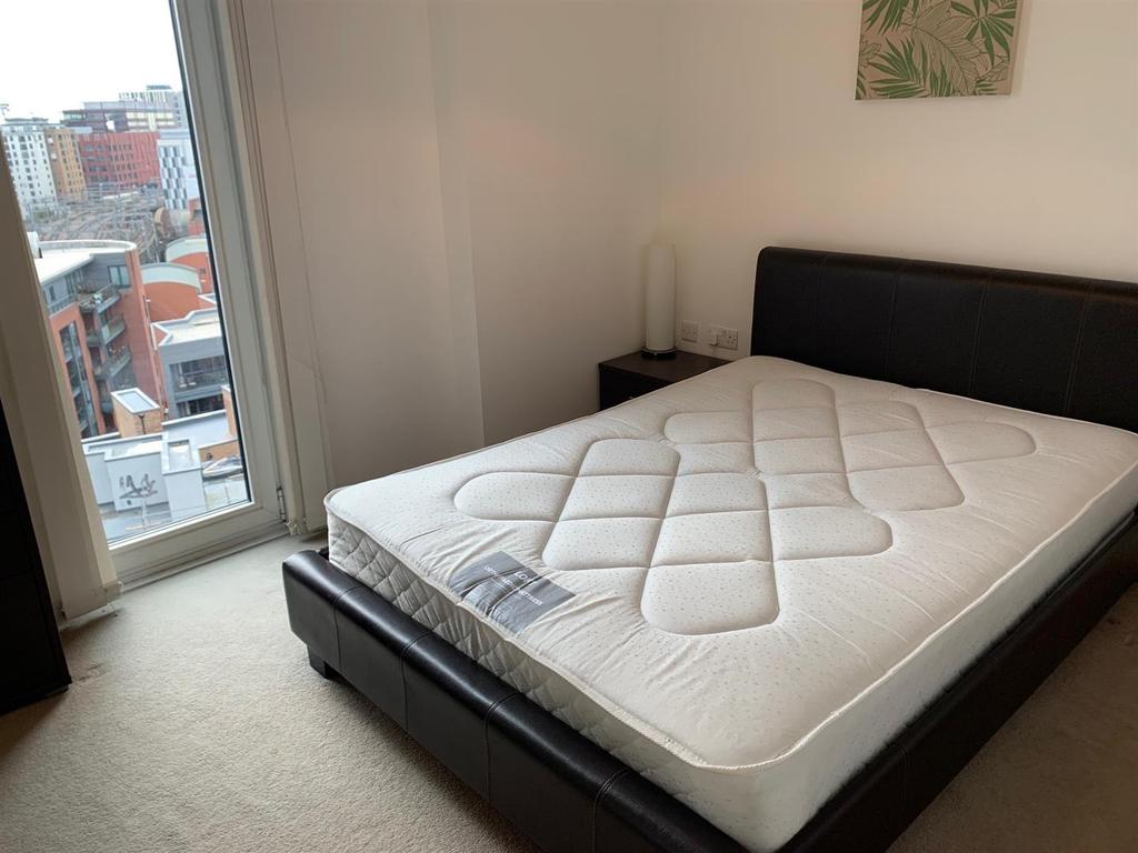Spectrum, Block 7, Blackfriars Road... 1 bed flat - £925 pcm (£213 pw)