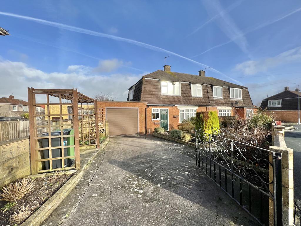 Station Road, Filton BS34 4 bed semi-detached house - £425,000