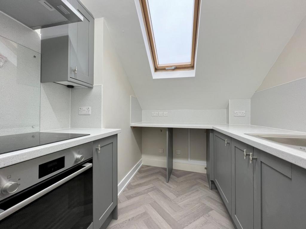 High Street, Rusthall, Tunbridge Wells 1 bed flat - £950 pcm (£219 pw)