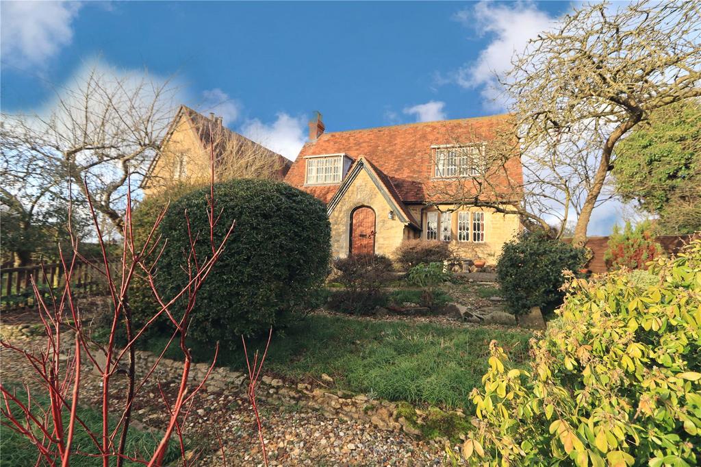 Filgrave, Newport Pagnell, MK16 4 bed semi-detached house - £700,000