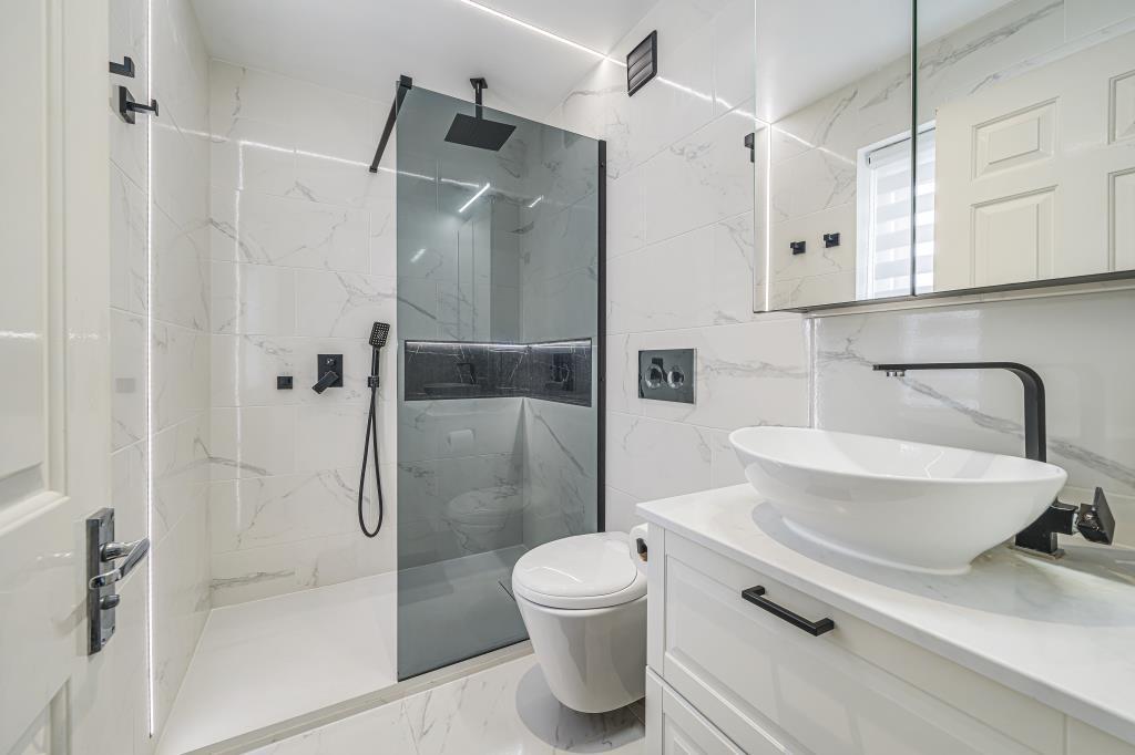 Oxford, Oxfordshire, OX4 2 bed flat - £300,000