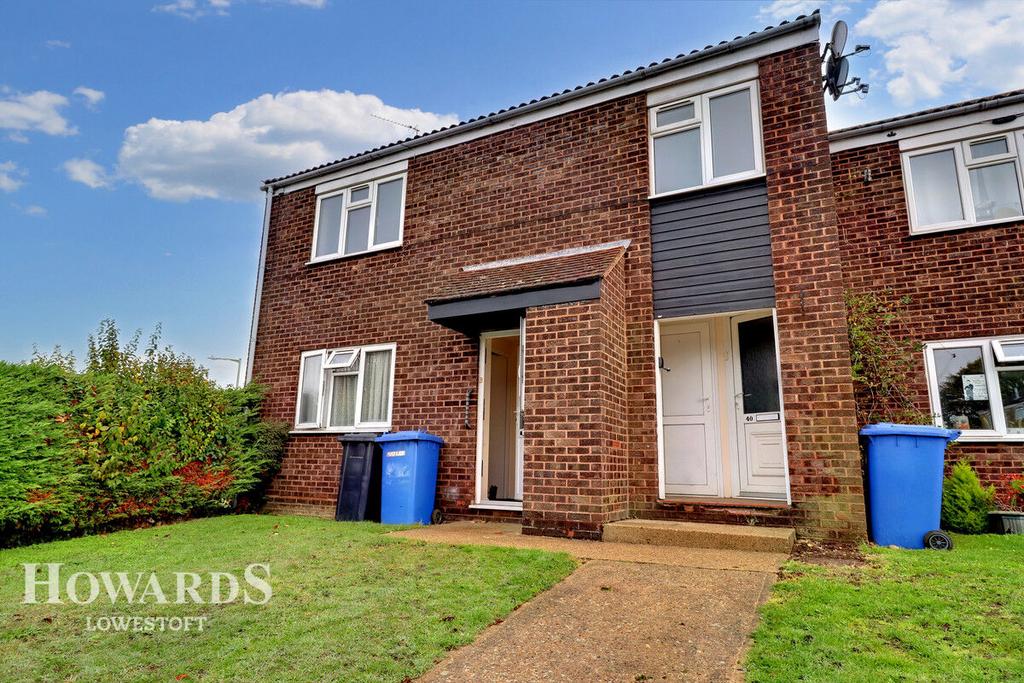 Rumburgh Road, Lowestoft 2 bed flat - £95,000