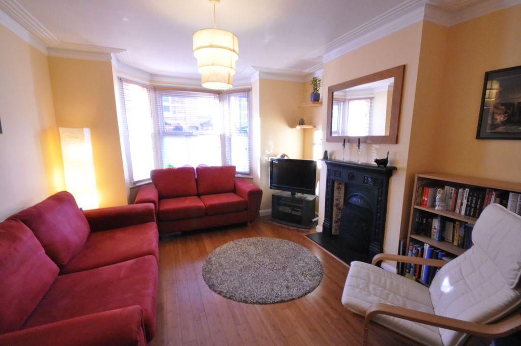 Elm Park road, READING RG30 2TL 3 bed terraced house - £1,550 pcm (£358 pw)