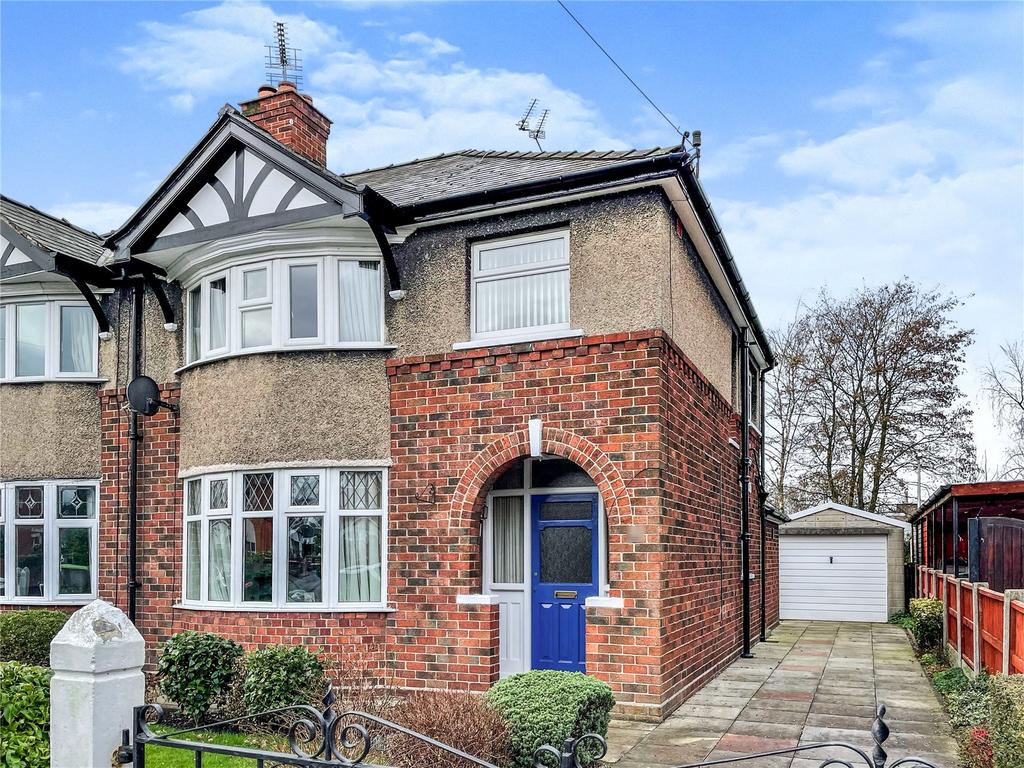 Marlston Avenue, Chester, CH4 3 bed semi-detached house - £320,000