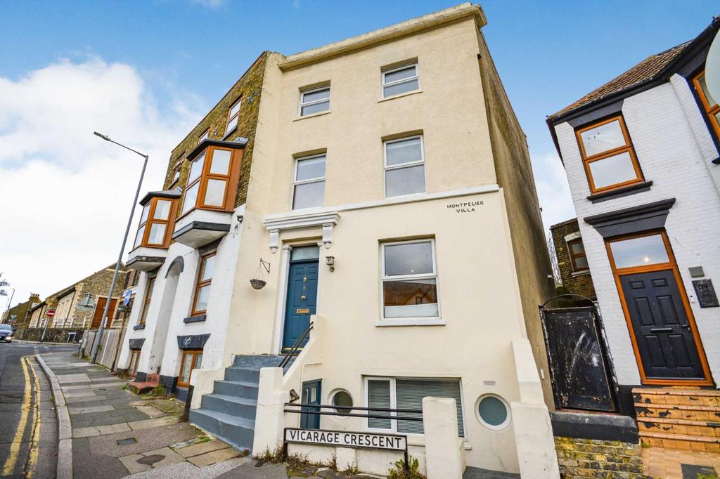 Vicarage Crescent, Margate 4 bed end of terrace house - £350,000