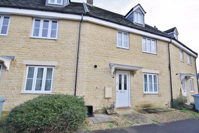 CARTERTON, Saffron Crescent OX18 1LD 3 bed terraced house - £300,000