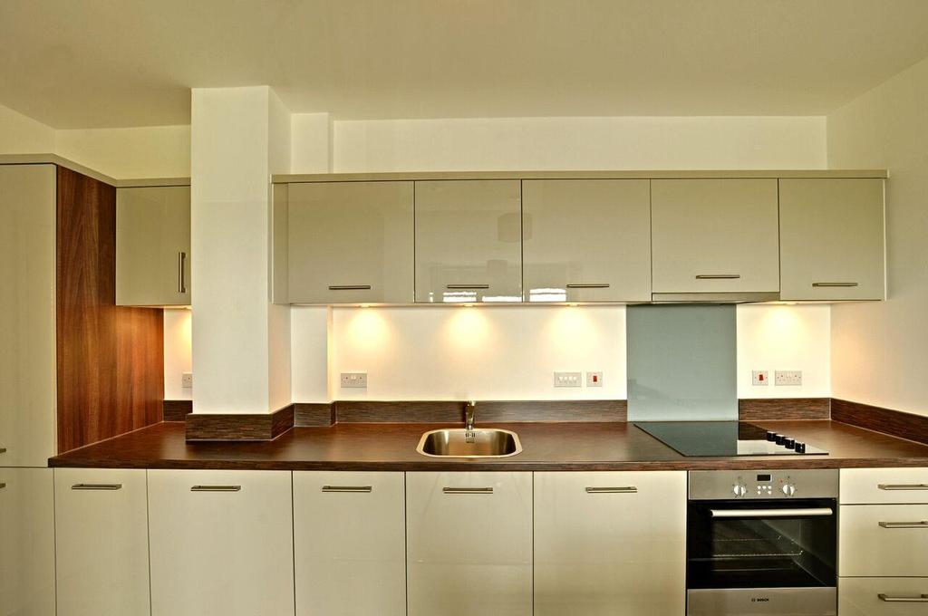 Trinity Court Between Towns Road Oxford 2 bed flat - £1,250 pcm (£288 pw)
