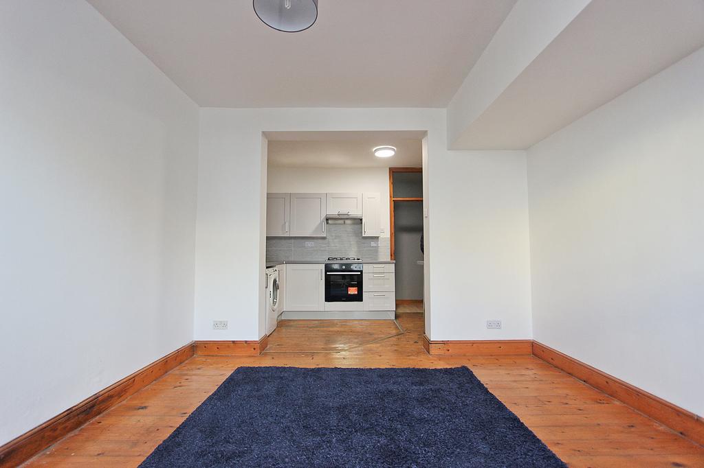 Field Road, London E7 1 bed maisonette - £299,999