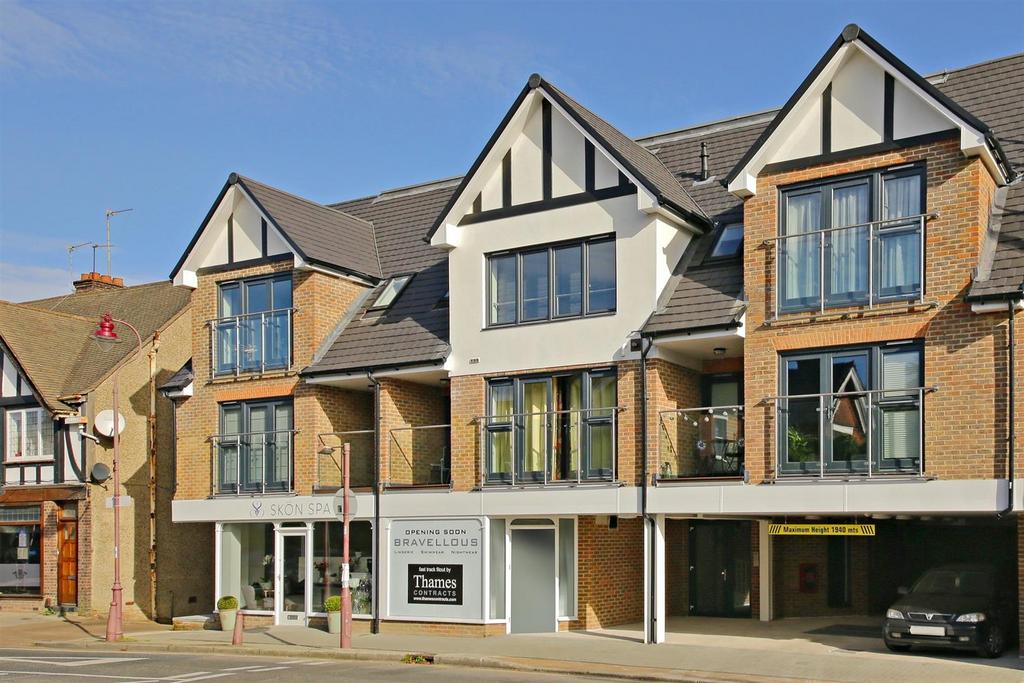 199 Watling Street, Radlett... 2 bed apartment - £1,700 pcm (£392 pw)