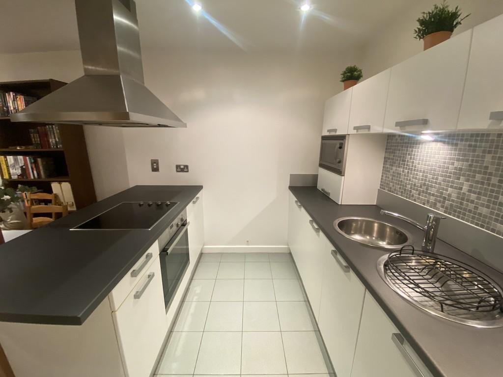 Lord Street, Manchester 2 bed apartment - £1,400 pcm (£323 pw)