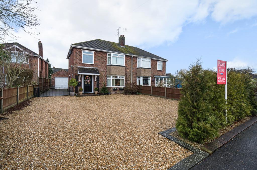 Toynton Close, Lincoln, LN6 3 bed semi-detached house - £280,000