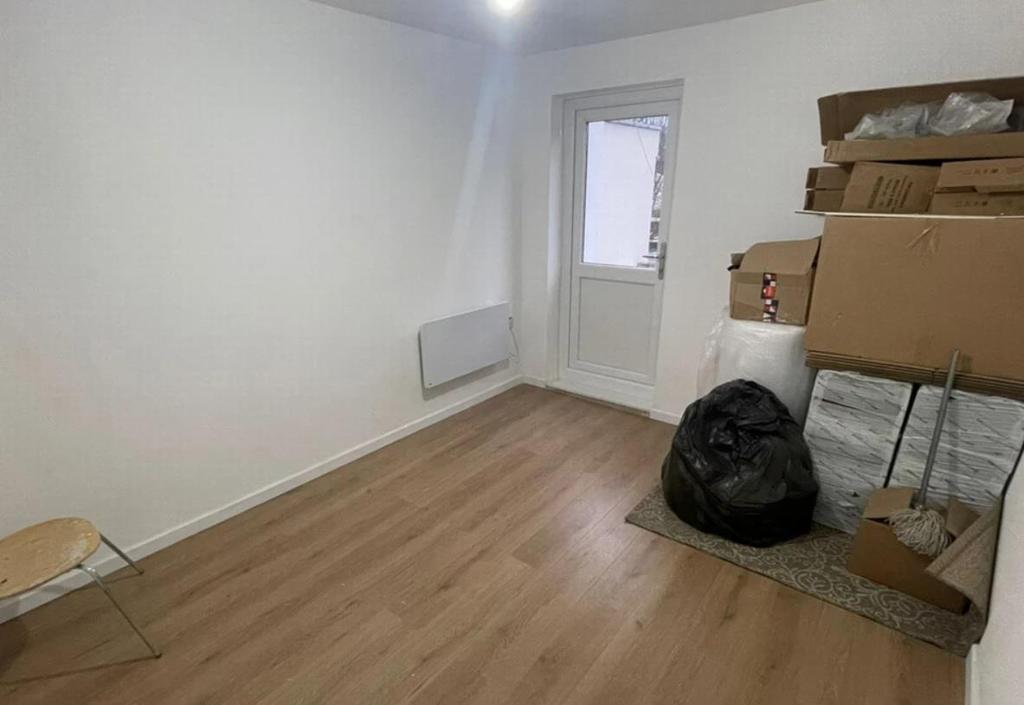 Baronet Grove, London 1 bed flat - £1,300 pcm (£300 pw)