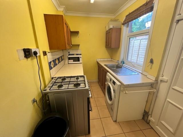 26 Winnie Road, Selly Oak... 2 bed terraced house - £725 pcm (£167 pw)