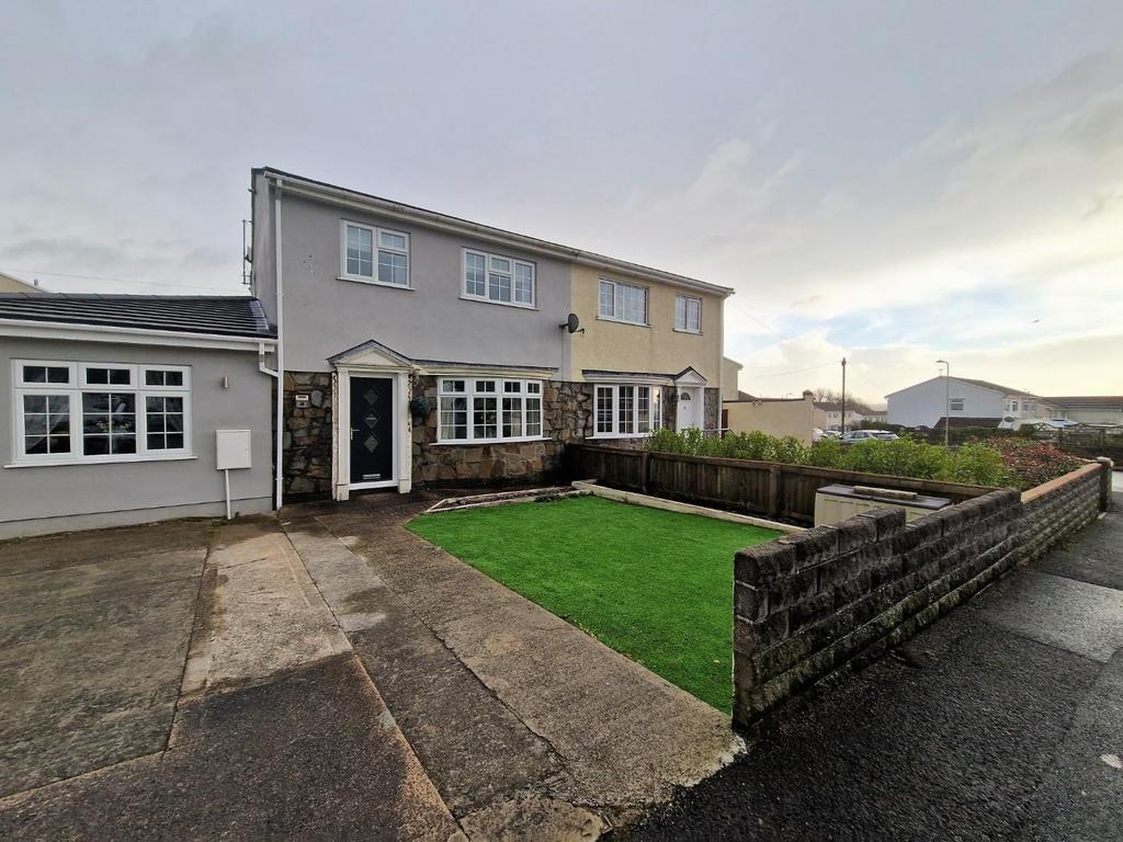 Eleanor Close, Pencoed, Bridgend... 3 bed semi-detached house - £250,000