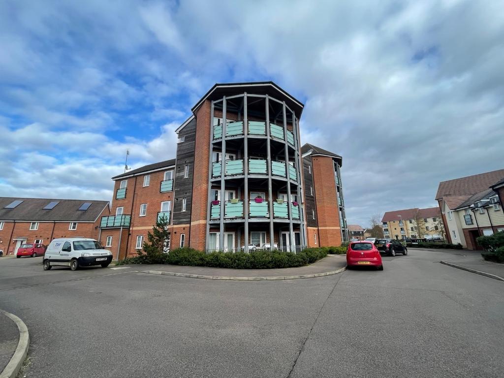 Riley Grove, Dunstable 2 bed flat - £210,000